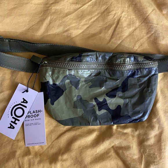 ALOHA Collection | Bags | Aloha Collection Green And Black Crossbody ...